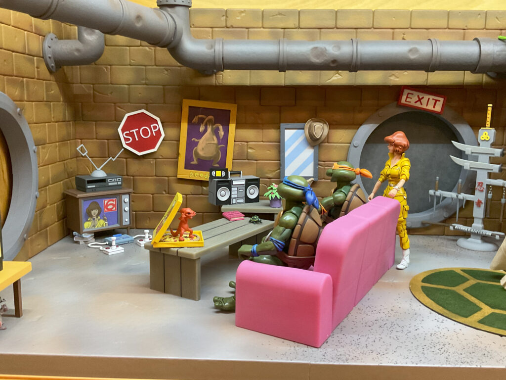 TMNT Sewer Lair Couch - Iacon 3D Labs